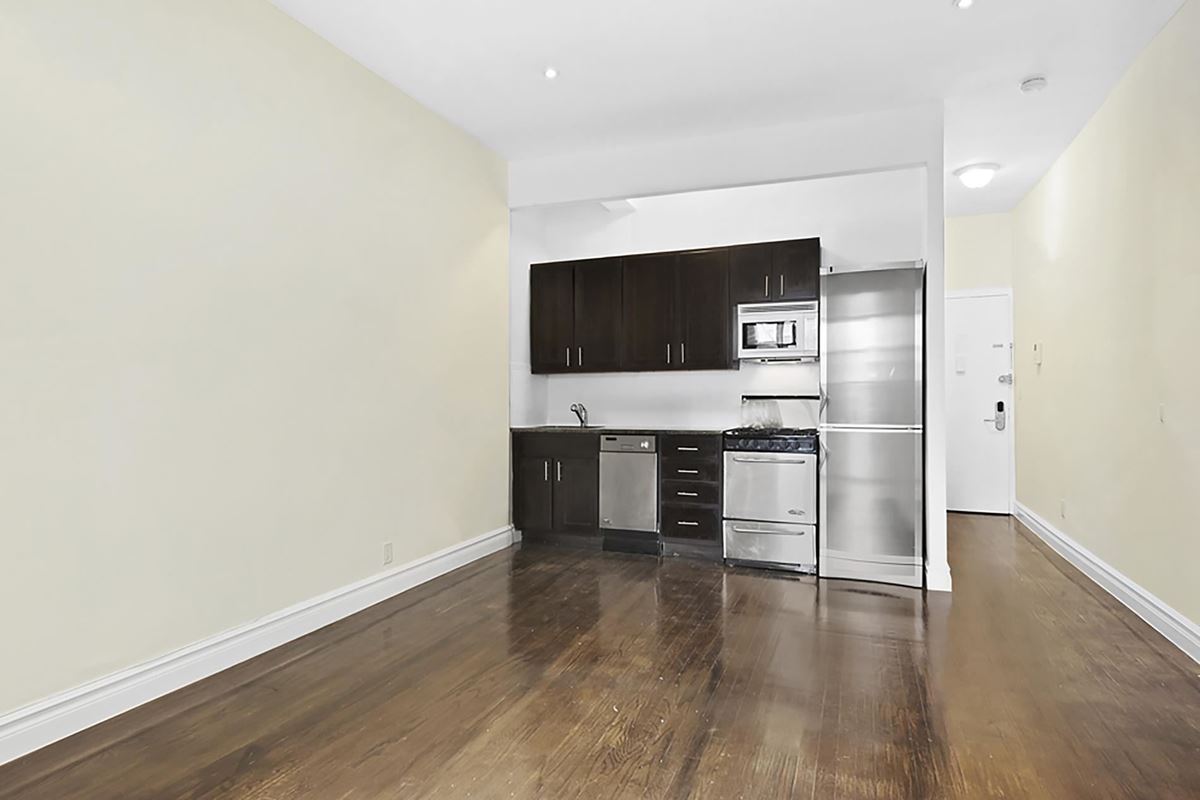 Cooper & Cooper - 344 East 85th Street, Apt 3C